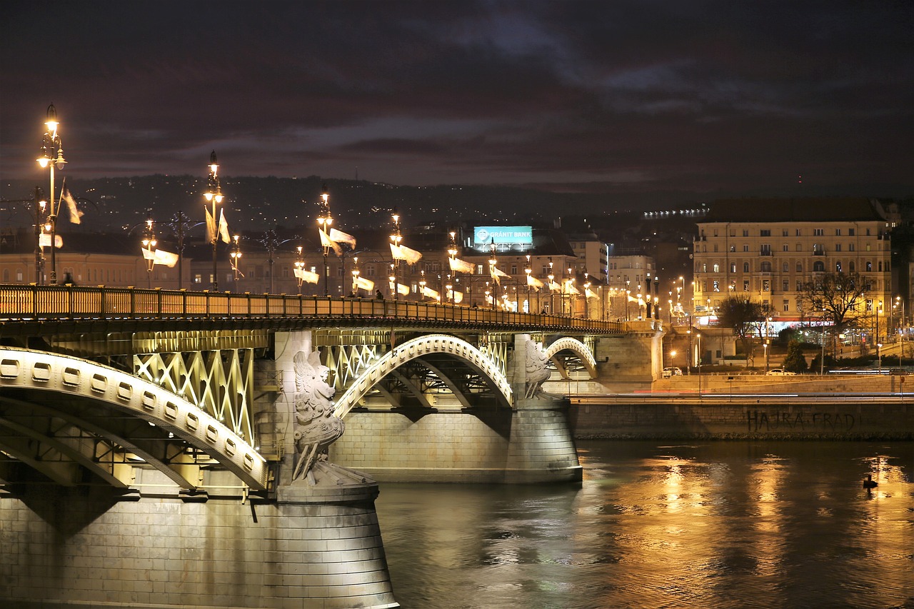 Margaret Bridge - Budapest Guide